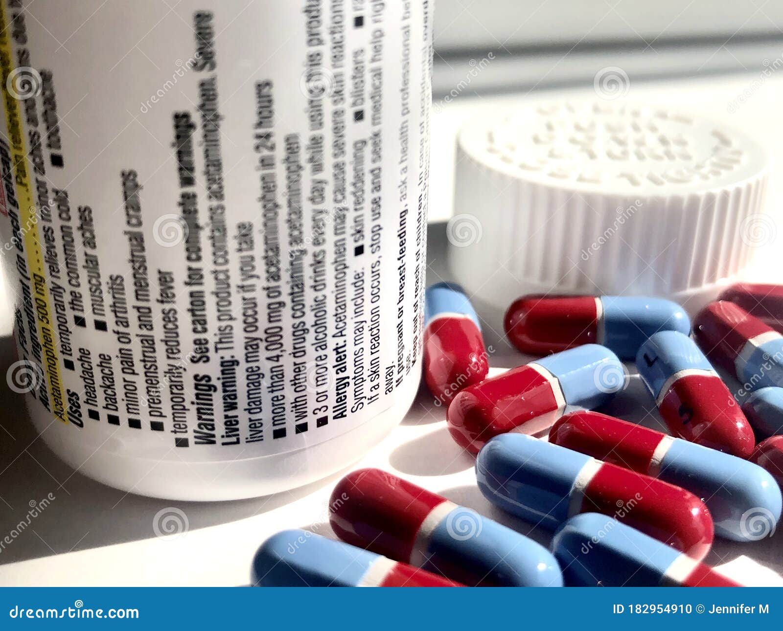 Acetaminophen capsules editorial image. Image of acetaminophen - 182954910
