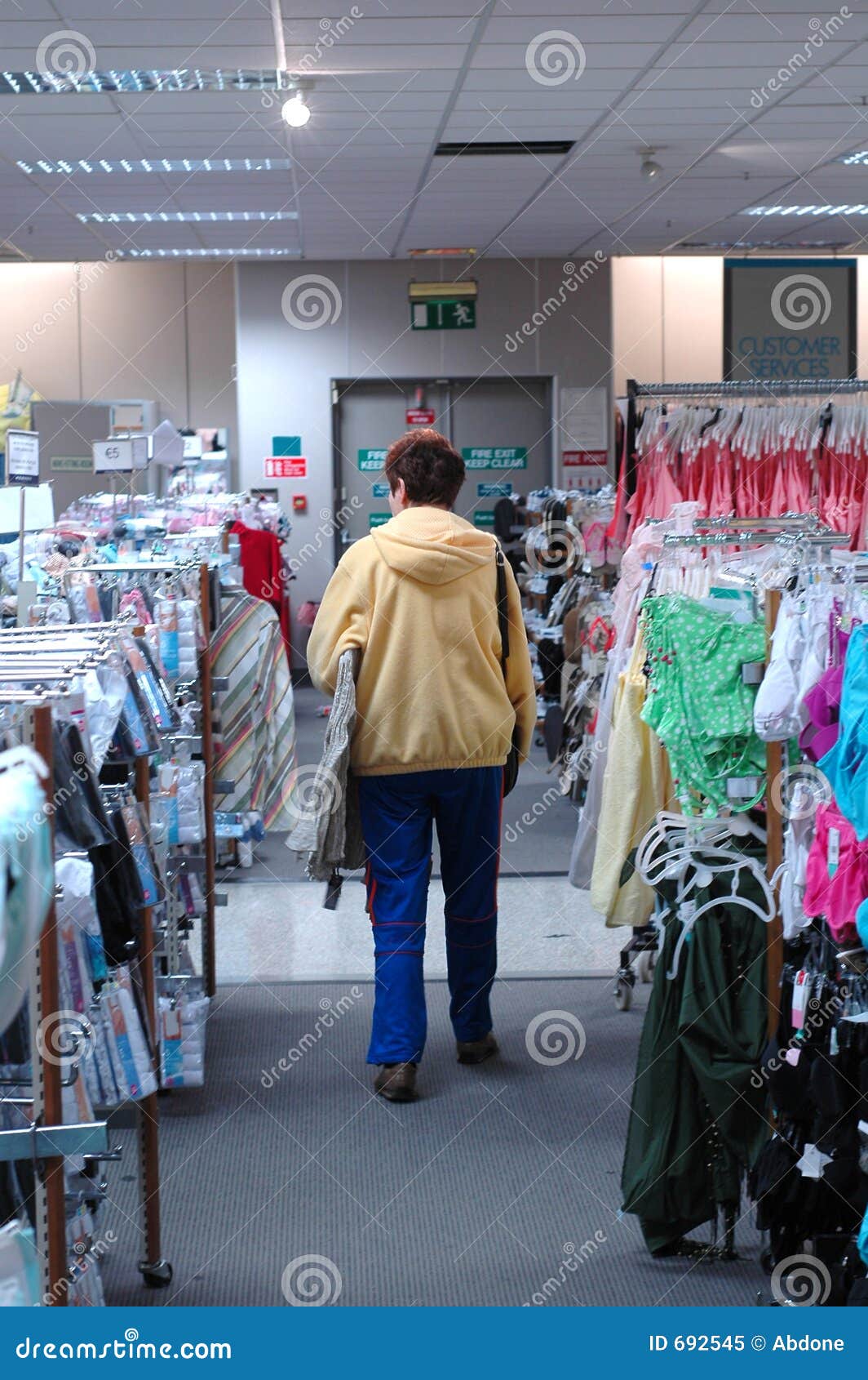 Achats image stock. Image du choses, mail, achats, tissu - 692545