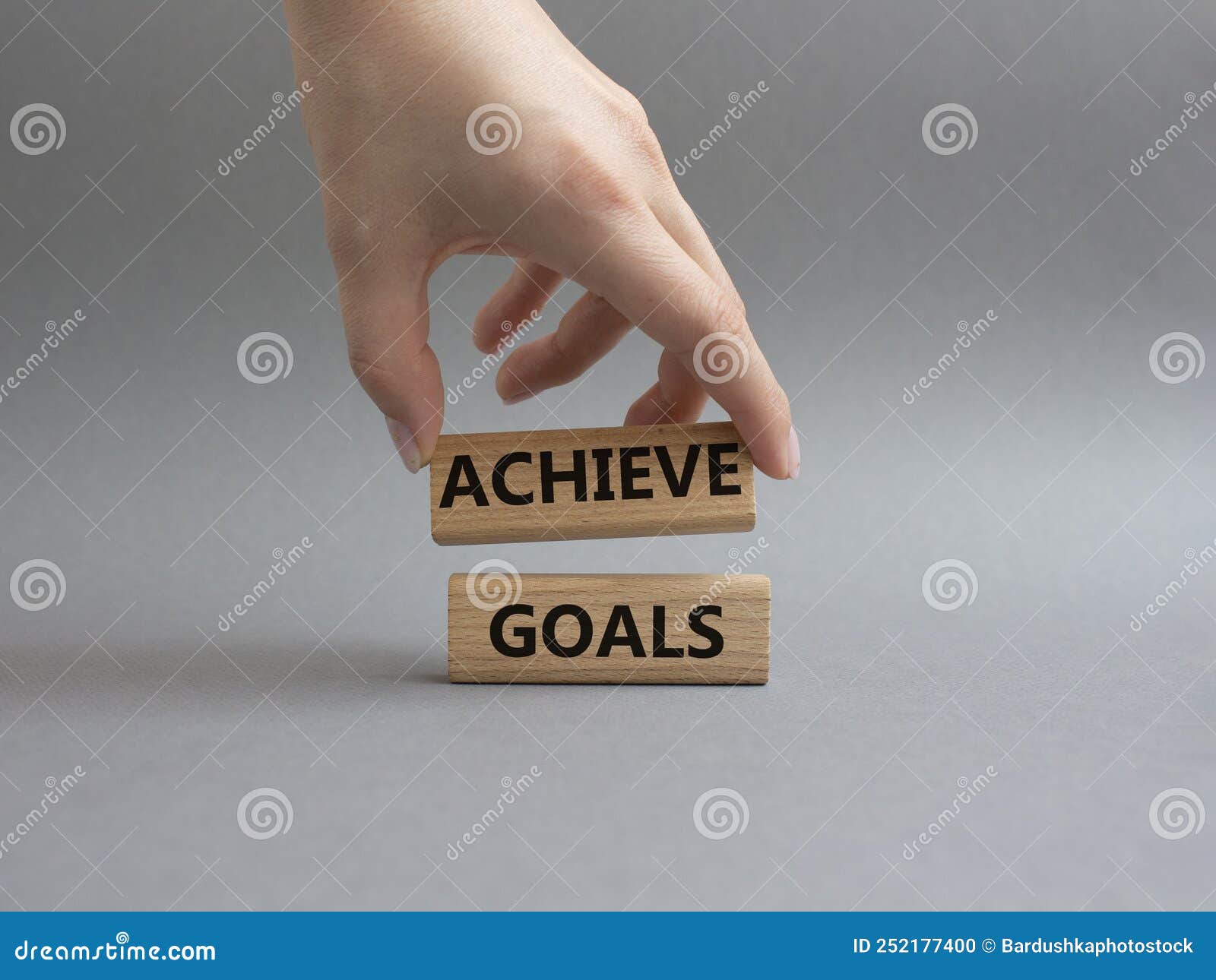 Achieve Goals Symbol. Concept Words Achieve Goals on Wooden Blocks ... Achieve Goals Symbol. Concept Words Achieve Goals on Wooden Blocks ...