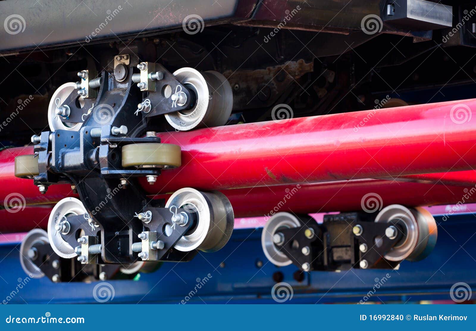 Achtbaan stock foto. Image of verplaatsen, rijden, technologie - 16992840