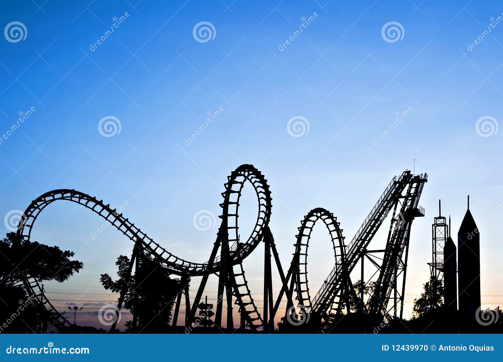 Achterbahn stockfoto. Bild von ferien, horizont, erholung - 12439970