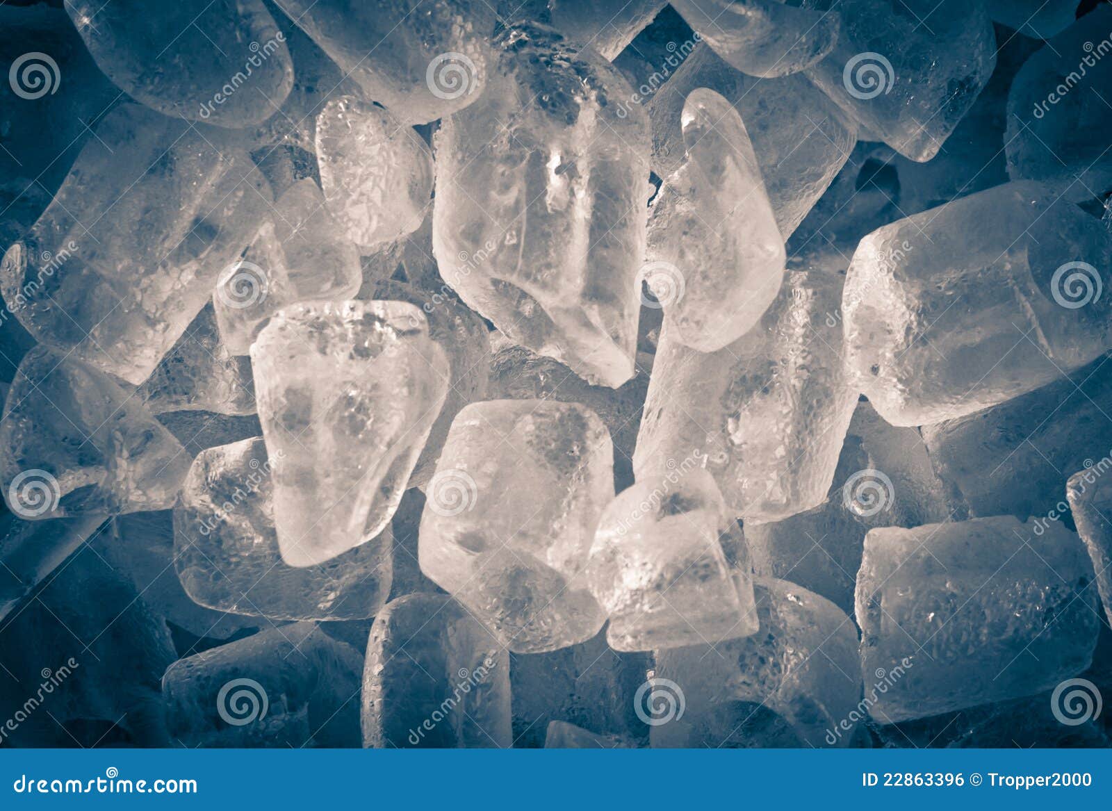 Achtergrond van ijsblokjes stock foto. Image of koel - 22863396