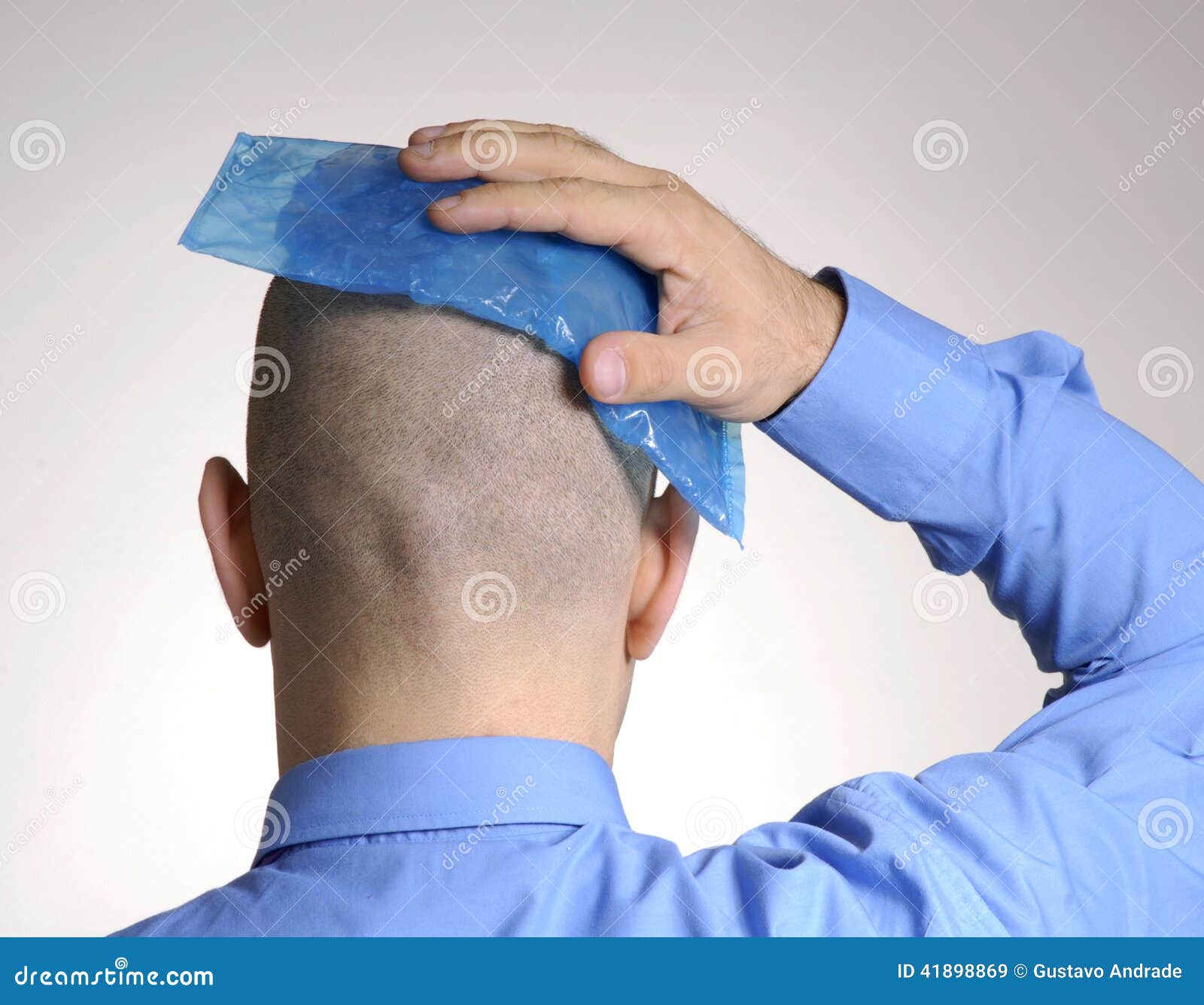 Achtermening Van Een Kaal Hoofd Stock Afbeelding - Image of griep ...