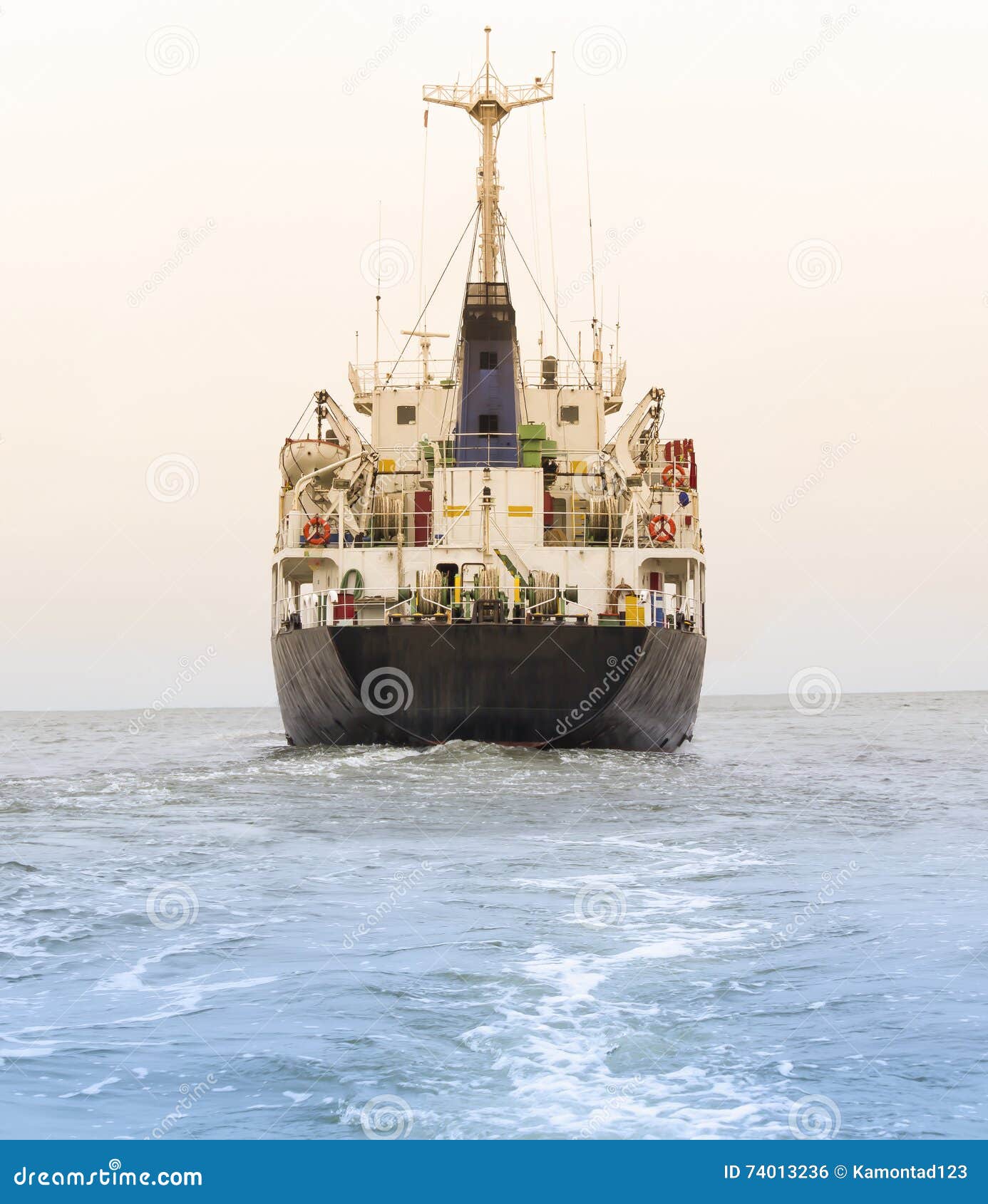 Achtersteven van het schip stock foto. Image of handel - 74013236