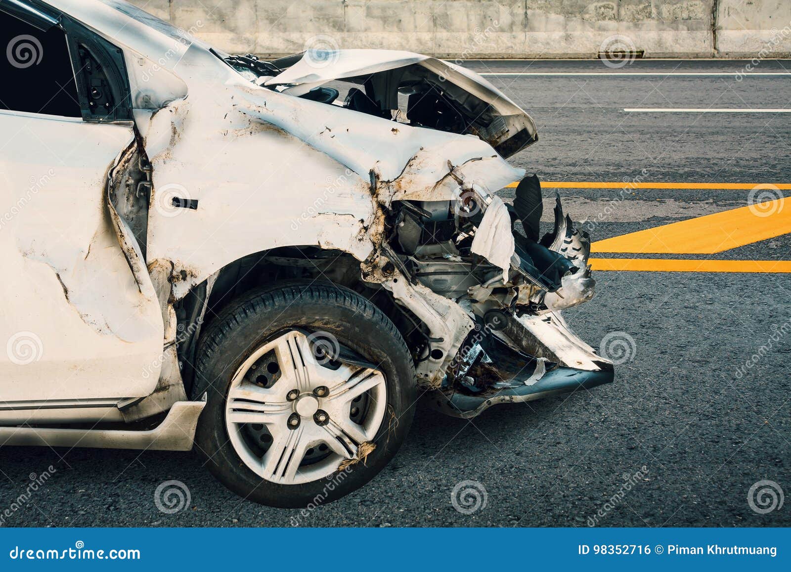 Acidente De Choque De Carro Foto de Stock - Imagem de corpo, detalhe ...