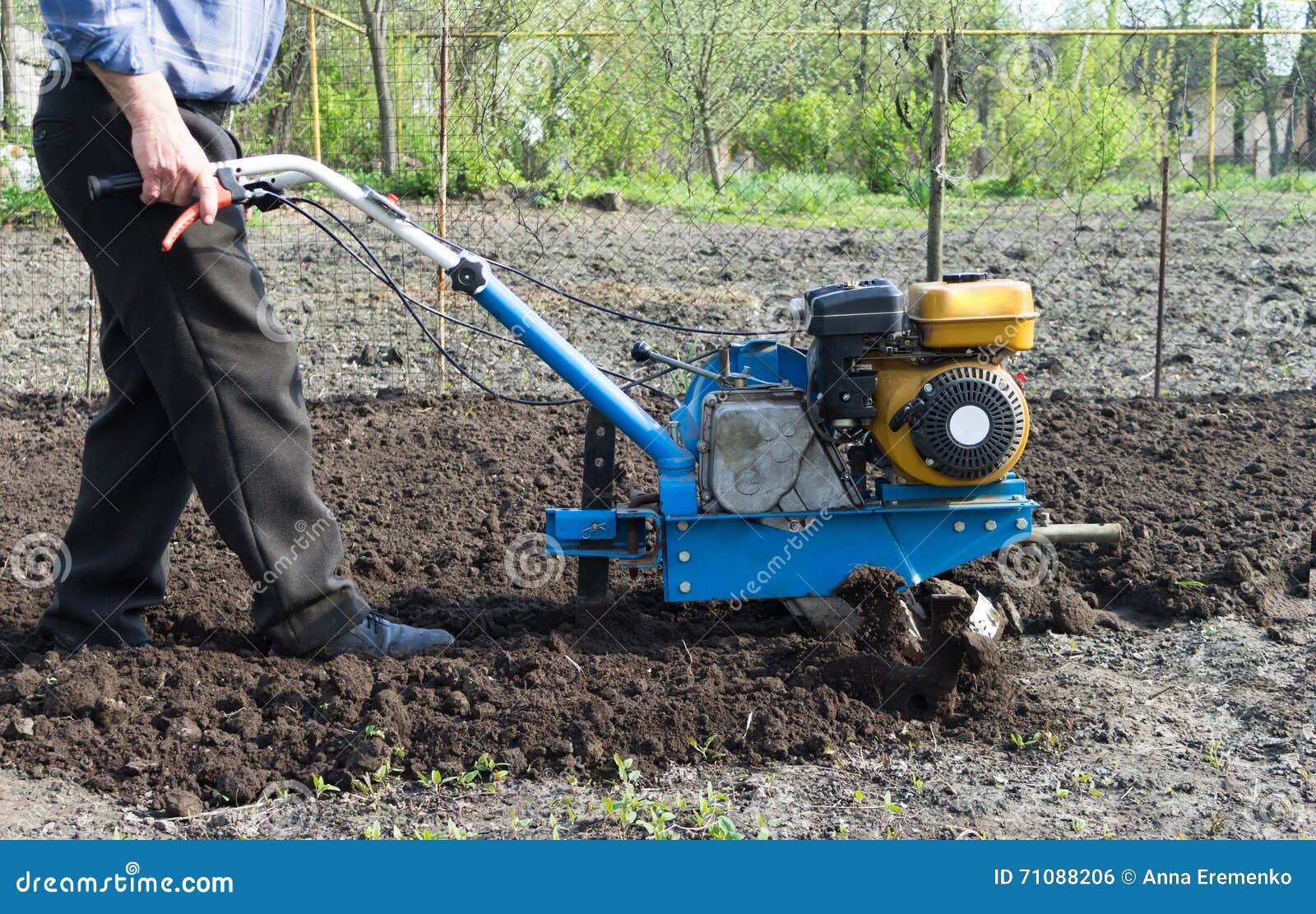 Ackerbau-Landwirt stockfoto. Bild von ernähren, getreide - 71088206