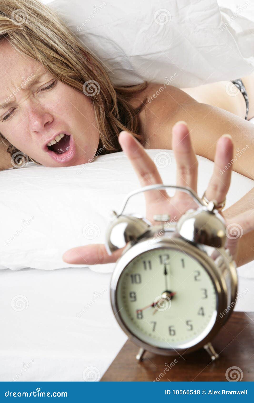 Acordar tarde foto de stock. Imagem de descanso, tarde - 10566548