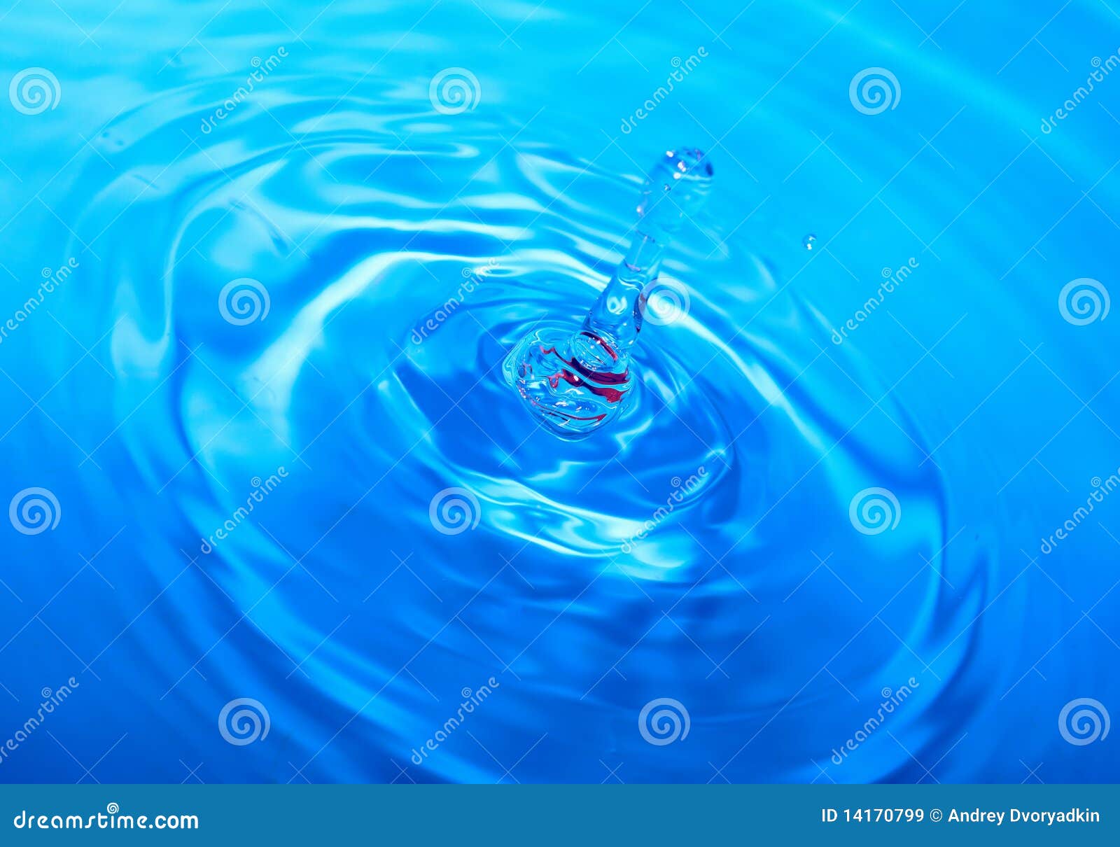 Acqua e goccia immagine stock. Immagine di flusso, materiale - 14170799