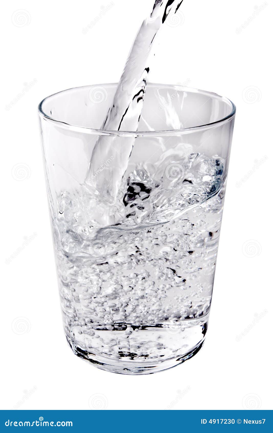 Acqua versata fotografia stock. Immagine di spruzzata - 4917230