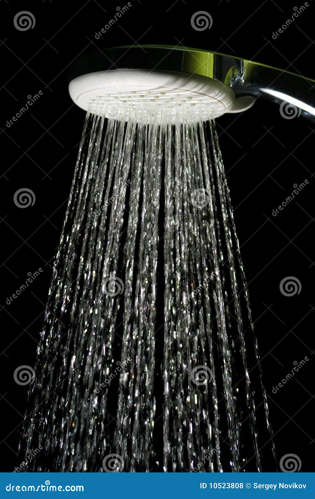 Acquazzone fotografia stock. Immagine di scintilla, piombatura - 10523808