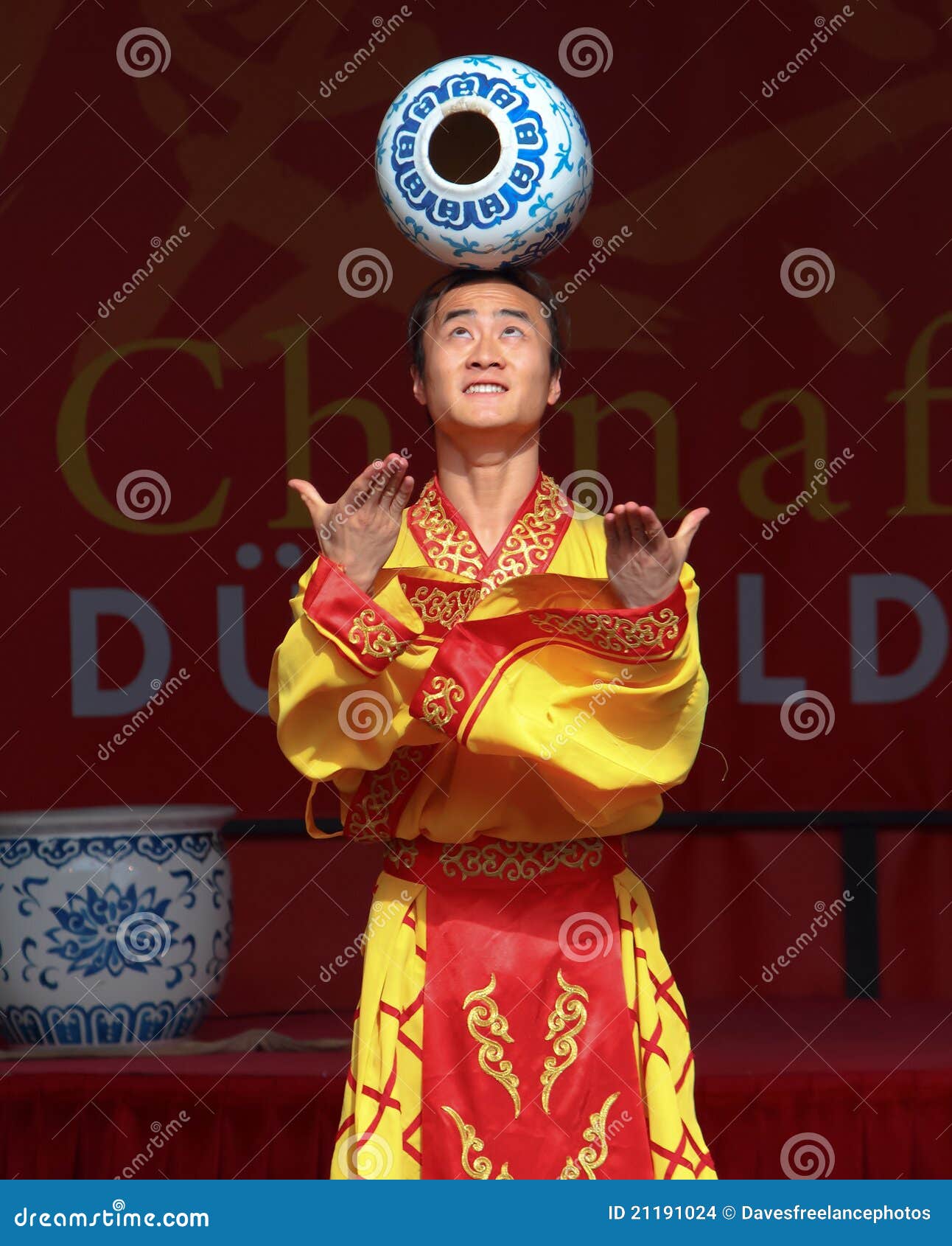 Acrobat of the Chinese State Circus. Editorial Stock Image - Image of ...