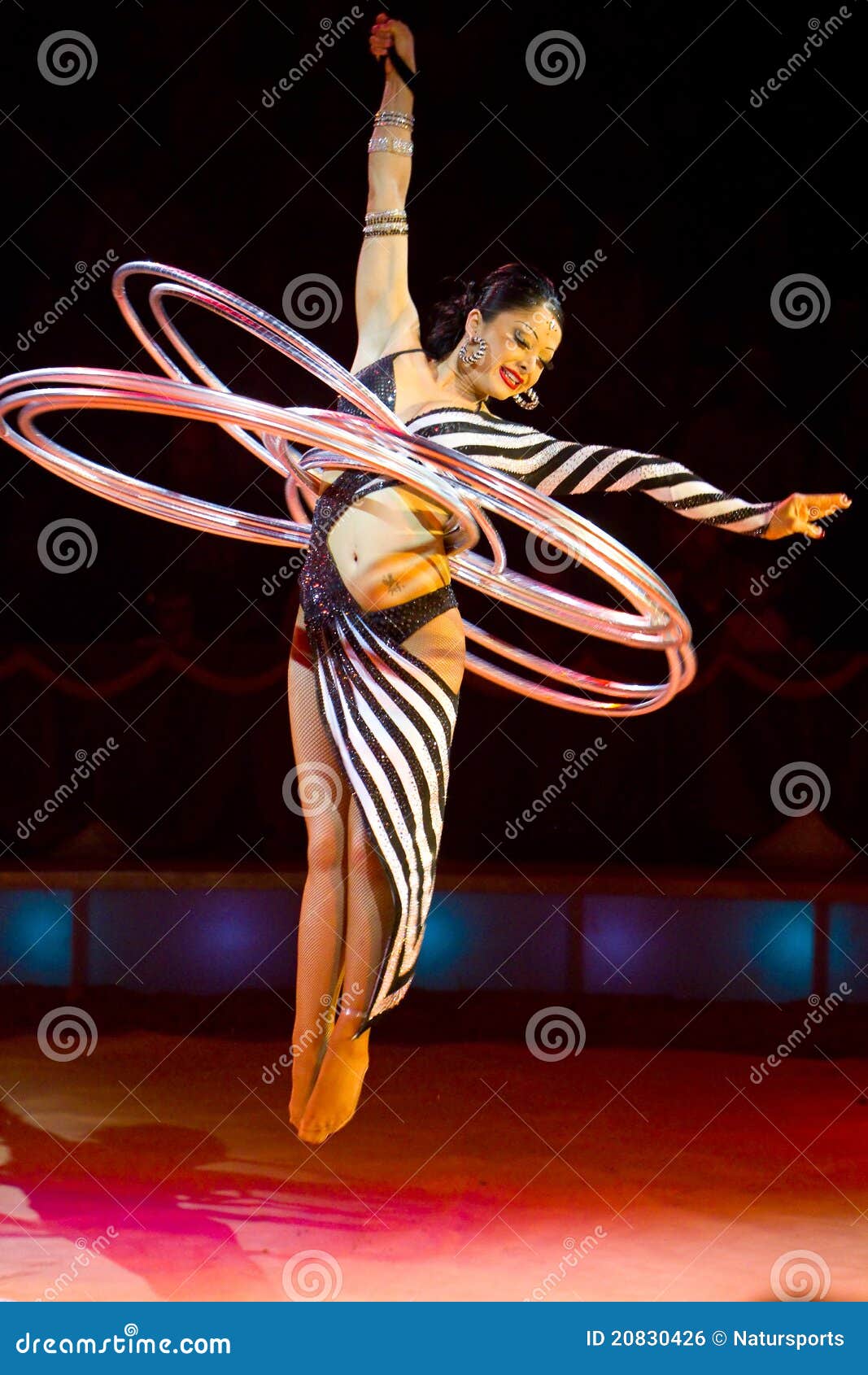Acrobat perform editorial photo. Image of woman, juggler - 20830426