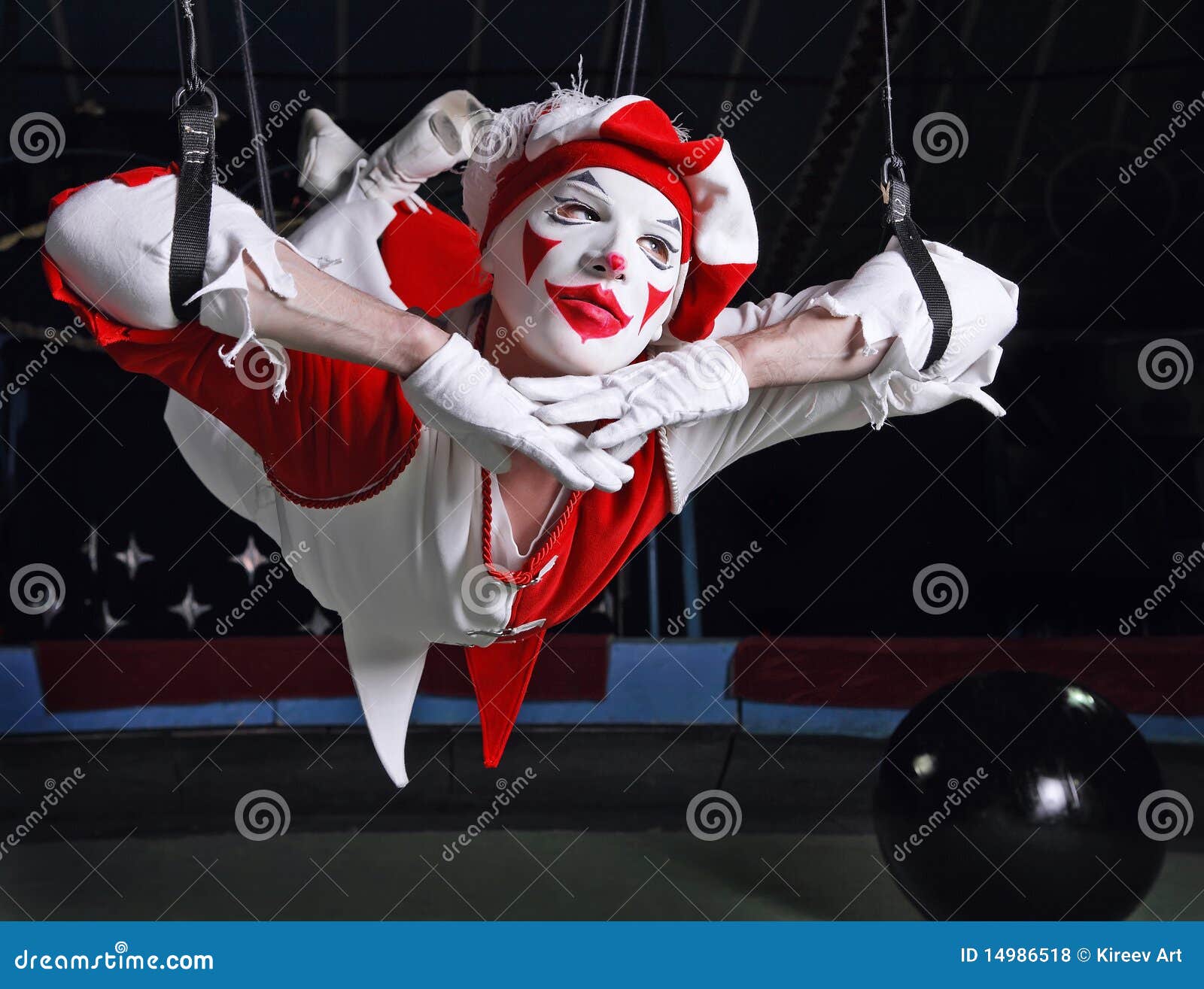 Acrobate d'air de cirque photo stock. Image du mode, ridicule - 14986518