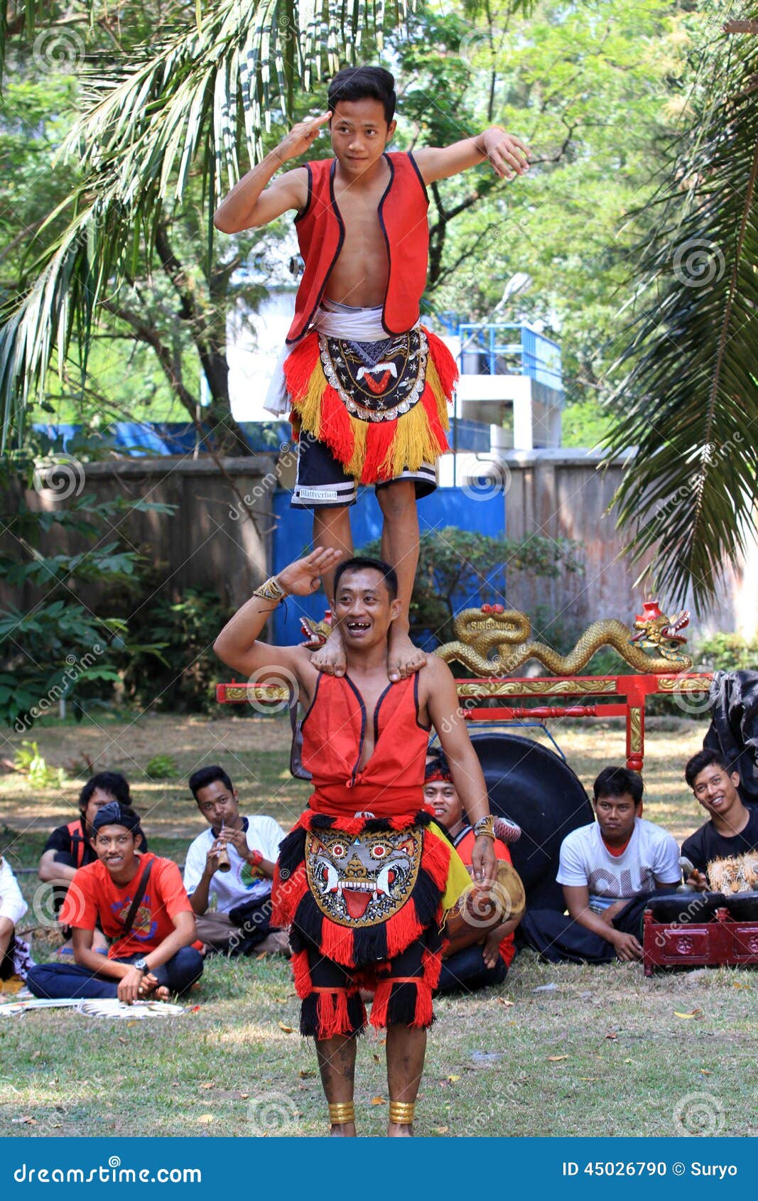 Acrobatic dancers editorial image. Image of city, indonesia - 45026790