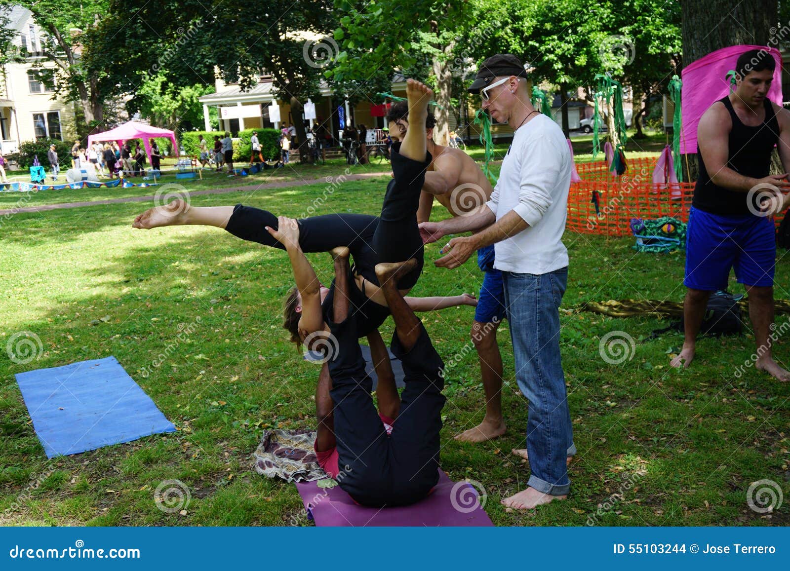 Acrobatic Dancers 20 editorial stock image. Image of participants ...