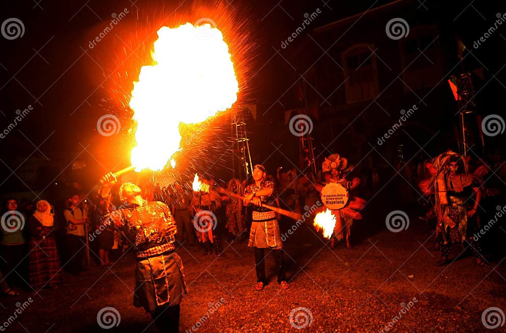 Acrobatics fire editorial image. Image of fire, event - 41373155