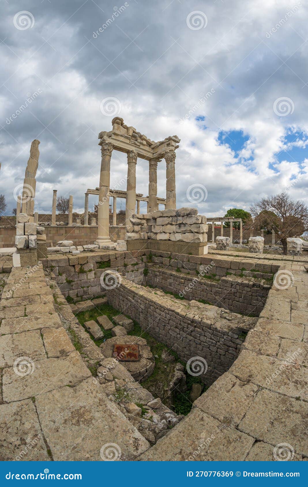 Pergamon Ancient City and Acropolis Editorial Stock Image - Image of ...