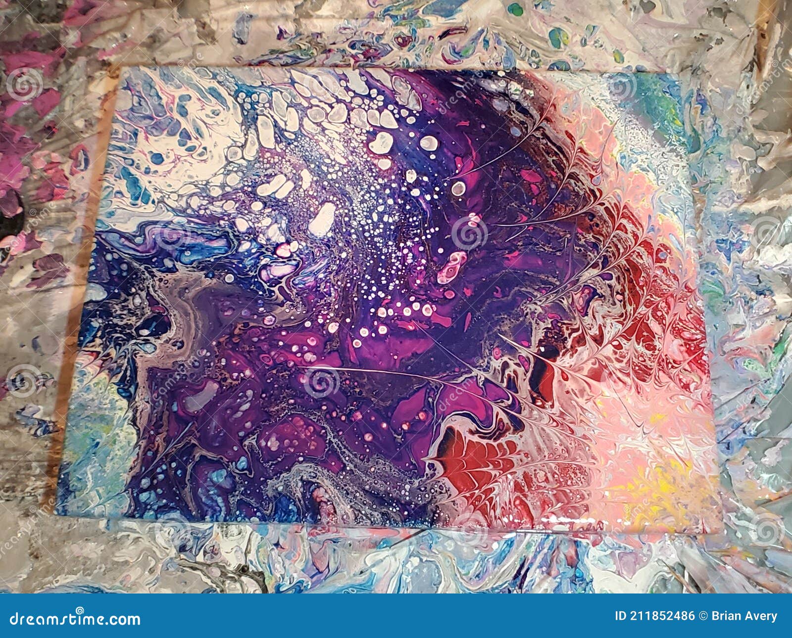 Acrylic paint pours editorial photo. Image of drawing - 211852486