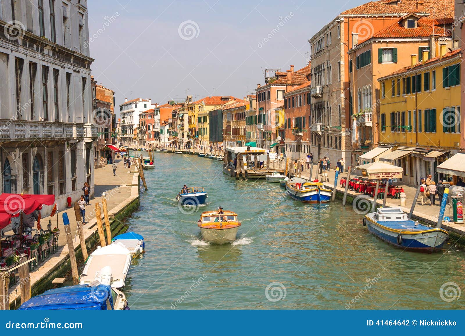 Active Movement on a Canal in Sunny Spring Day,Venice, Italy Editorial ...
