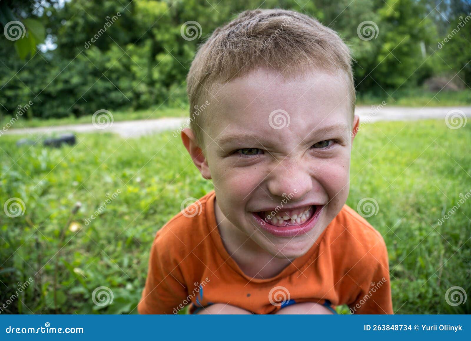 Small Child Lost the First Tooth Stock Photo - Image of boxing, hand ...