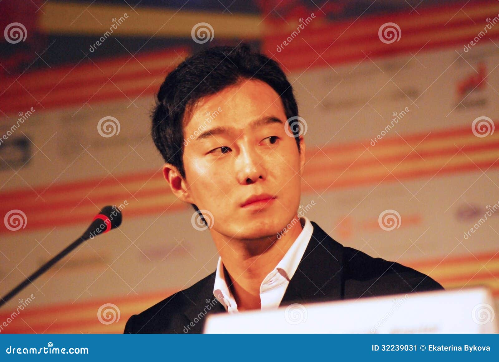 Actor Choi Sung Ho foto editorial. Imagen de acontecimiento - 32239031