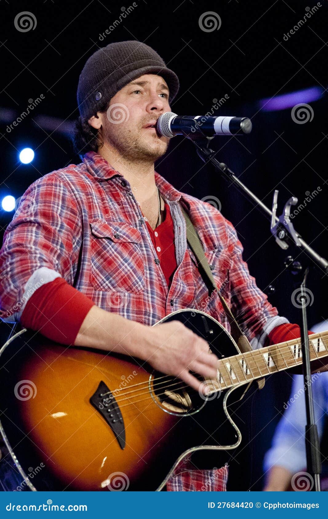 Actor - Christian Kane editorial image. Image of crowd - 27684420