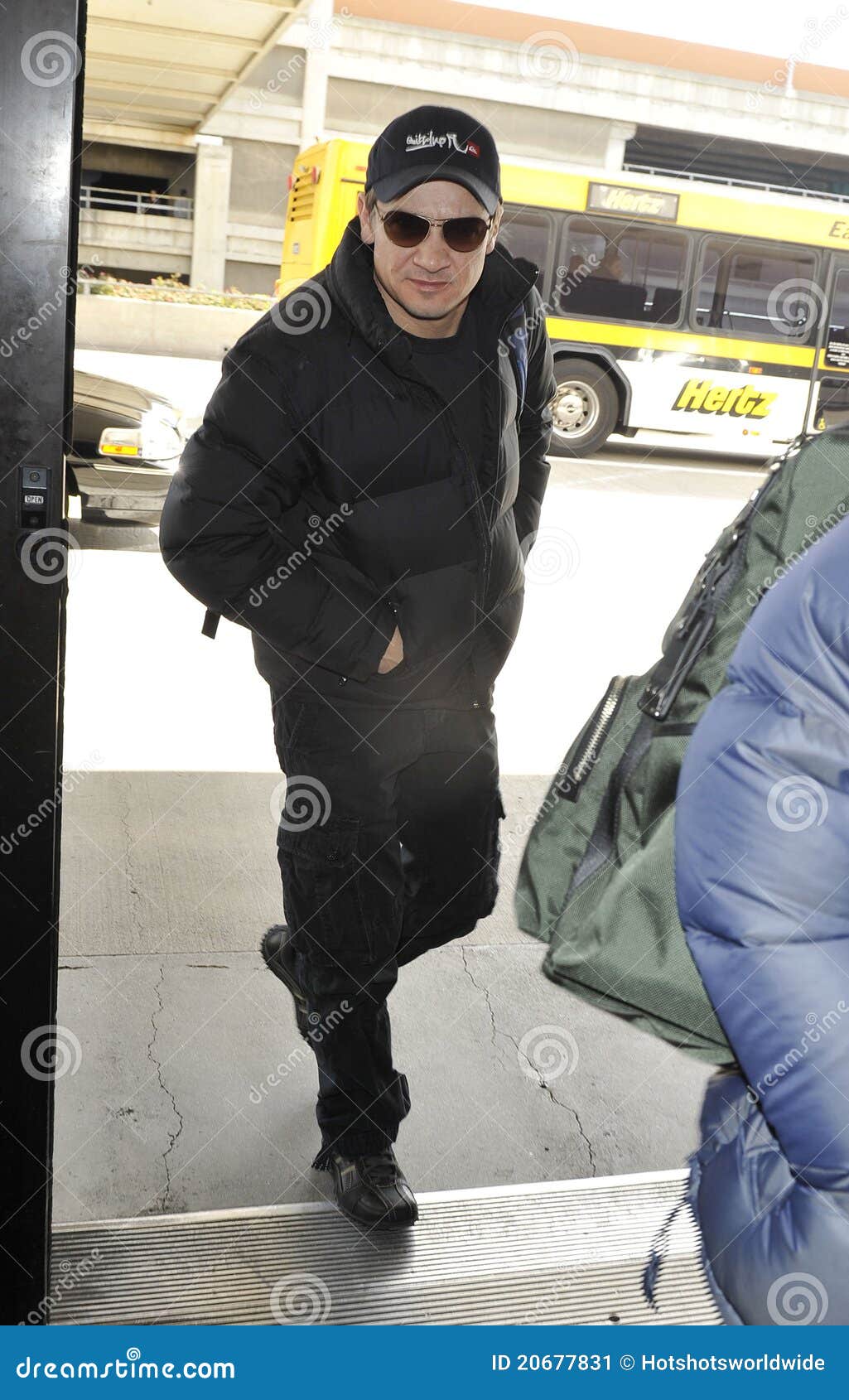 Actor Jeremy Renner at LAX Airport Editorial Photo - Image of airport ...