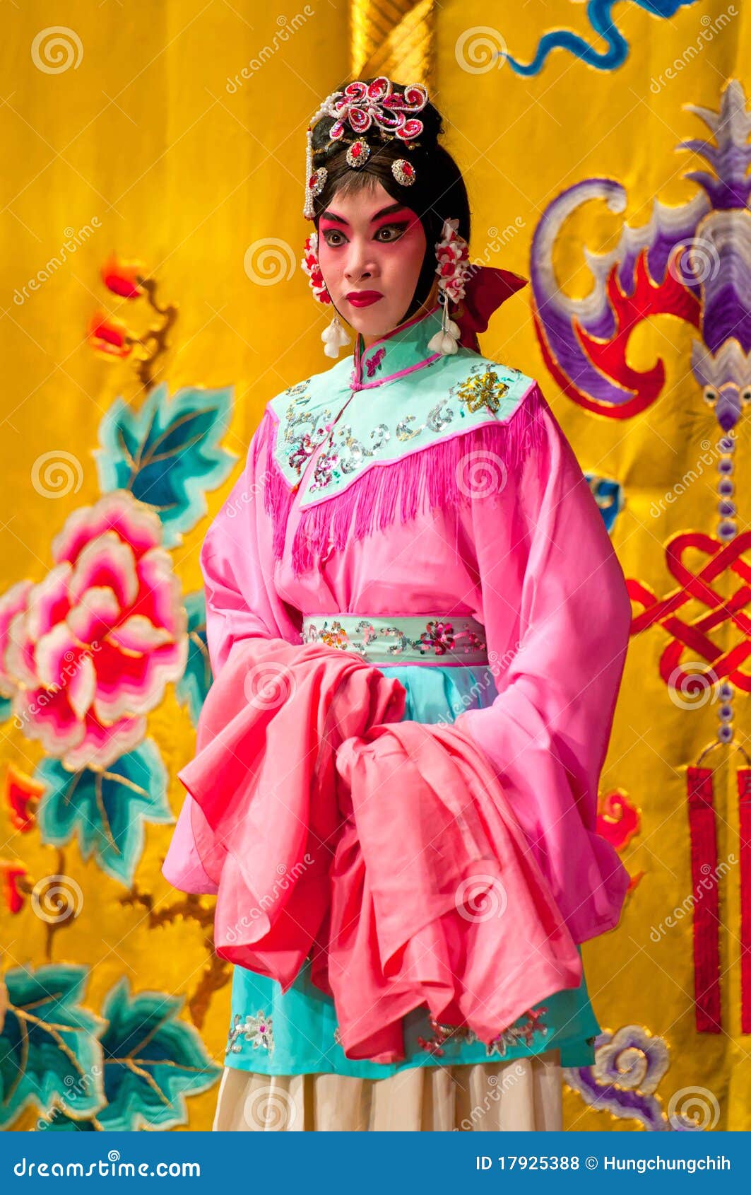 Actress of the Beijing Opera Troupe Editorial Stock Photo - Image of ...
