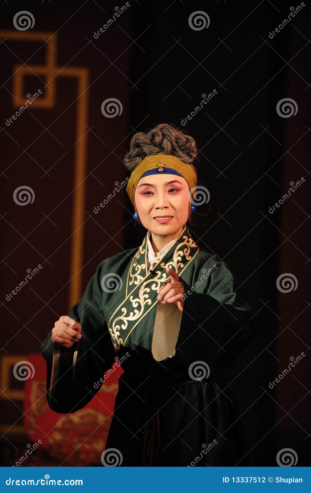 The actress of China opera stock photo. Image of beautiful - 13337512