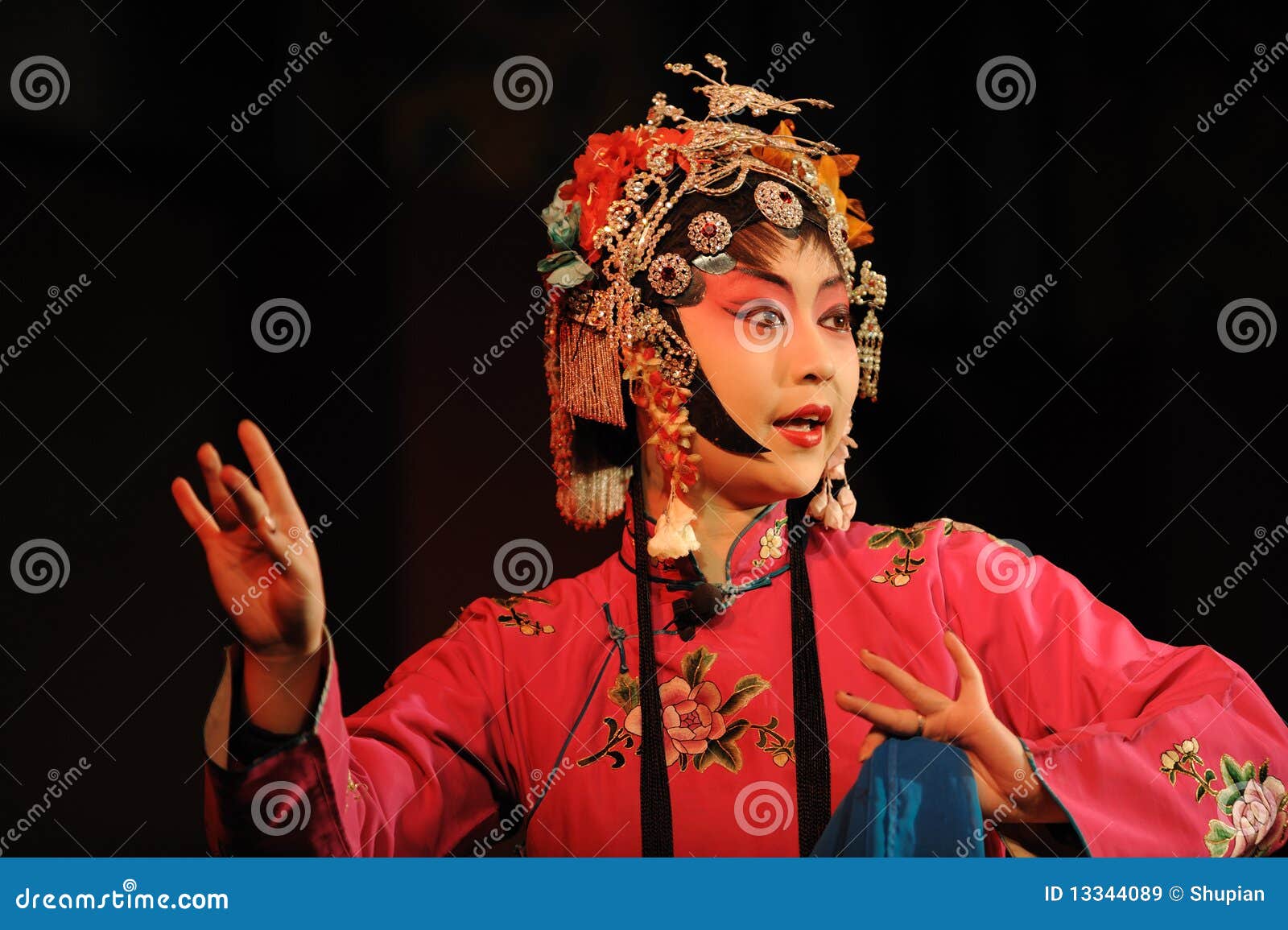 The actress of China opera stock image. Image of china - 13344089