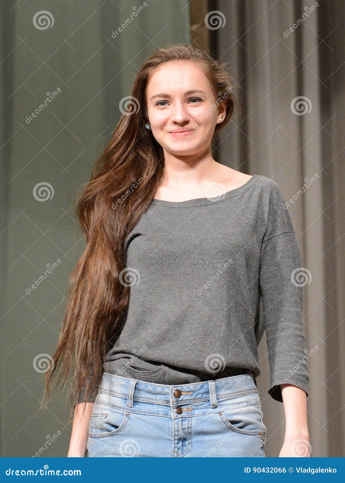 Actriz rusa Darya Kovalska foto editorial. Imagen de ciudad - 90432066