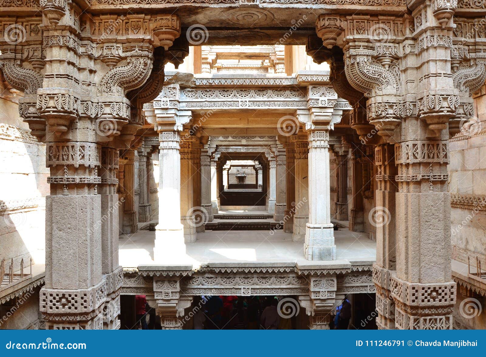Adalaj Stepwell стоковое изображение. изображение насчитывающей заречье ...