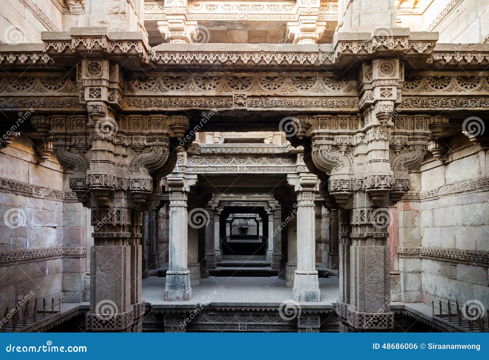Adalaj Stepwell in Ahmedabad Stock Photo - Image of architecture ...