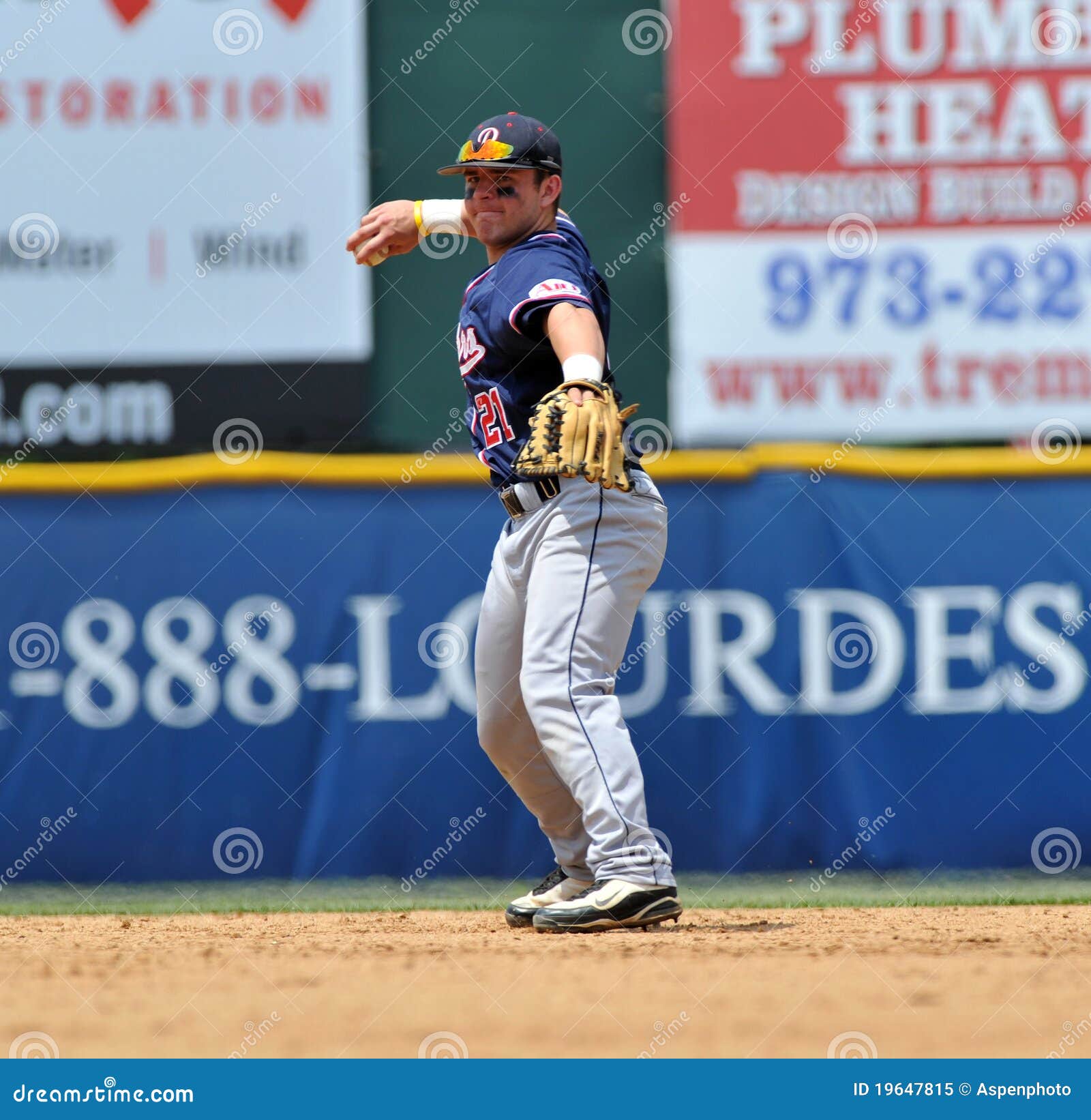 Adam Forrer editorial image. Image of defense, ncaa, college - 19647815