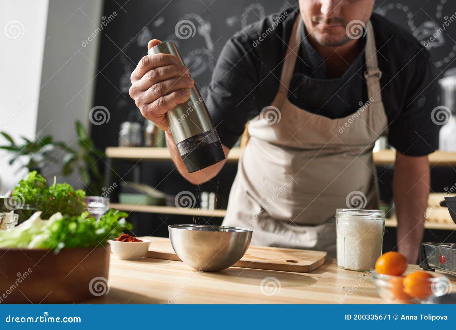 Adding pepper in dish stock image. Image of people, freshness - 200335671