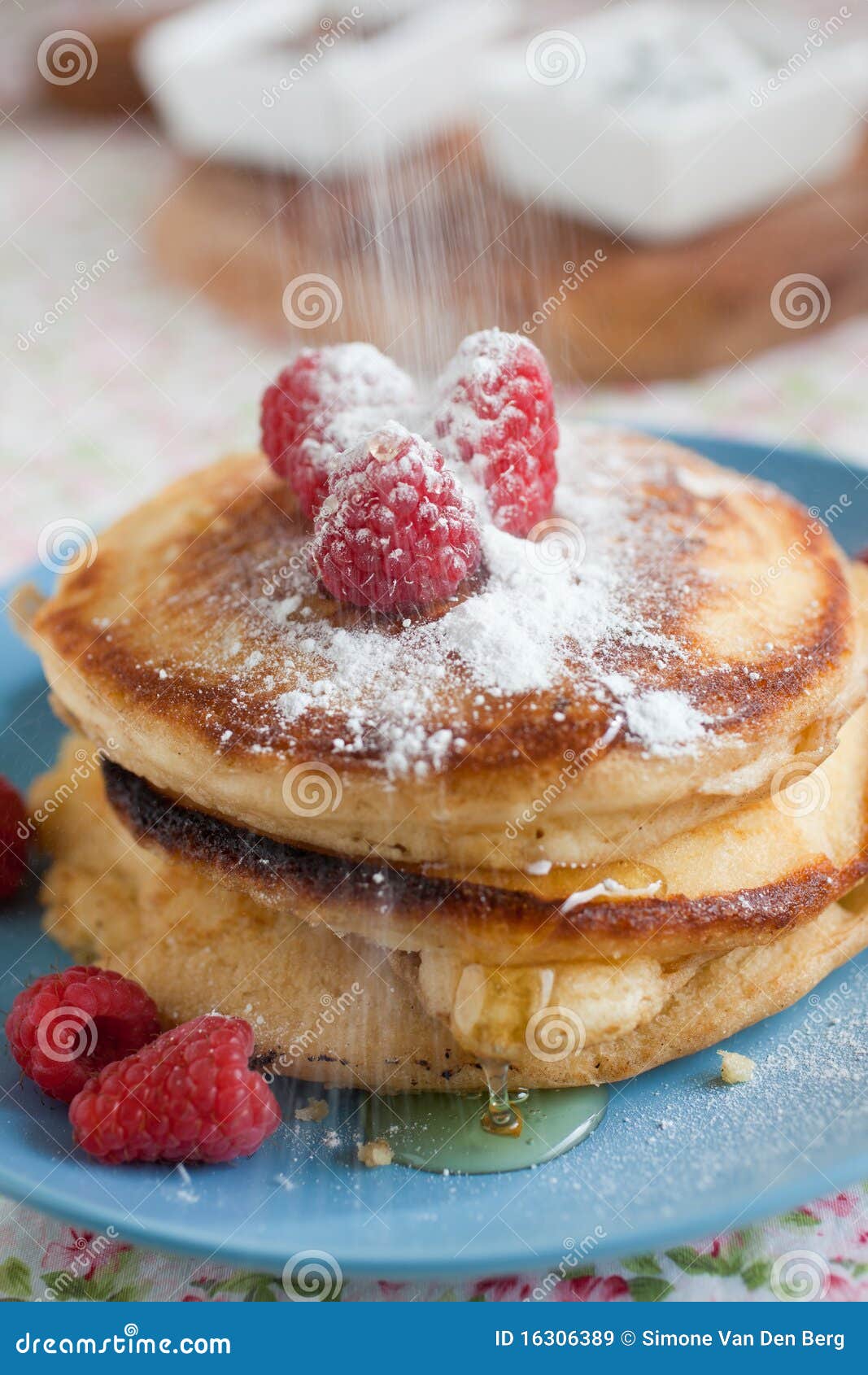 Adding some sugar stock image. Image of pancake, raspberry - 16306389