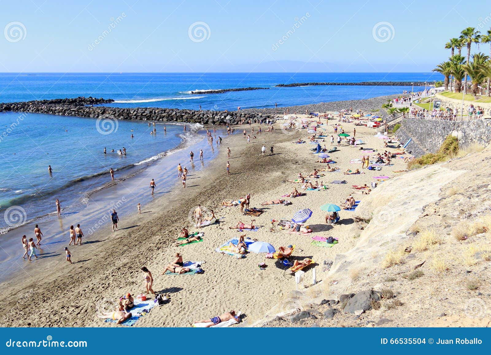 Adeje strand in Tenerife redactionele stock afbeelding. Image of strand ...