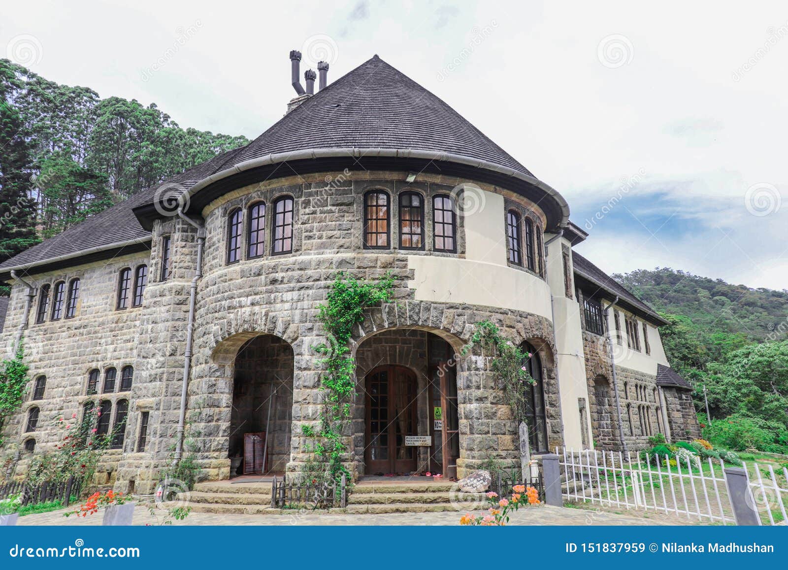 Adisham bungalow editorial stock image. Image of beautiful - 151837959