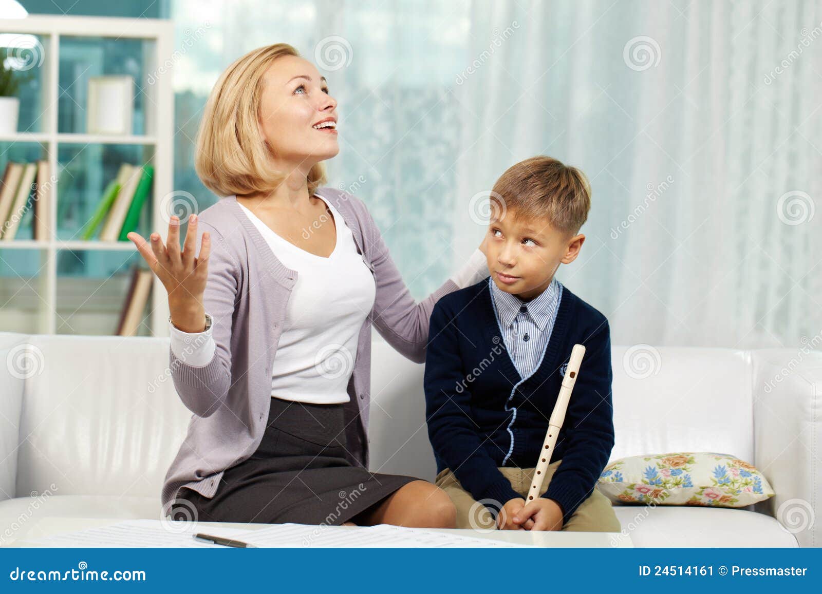 Admiration image stock. Image du beau, universitaire - 24514161