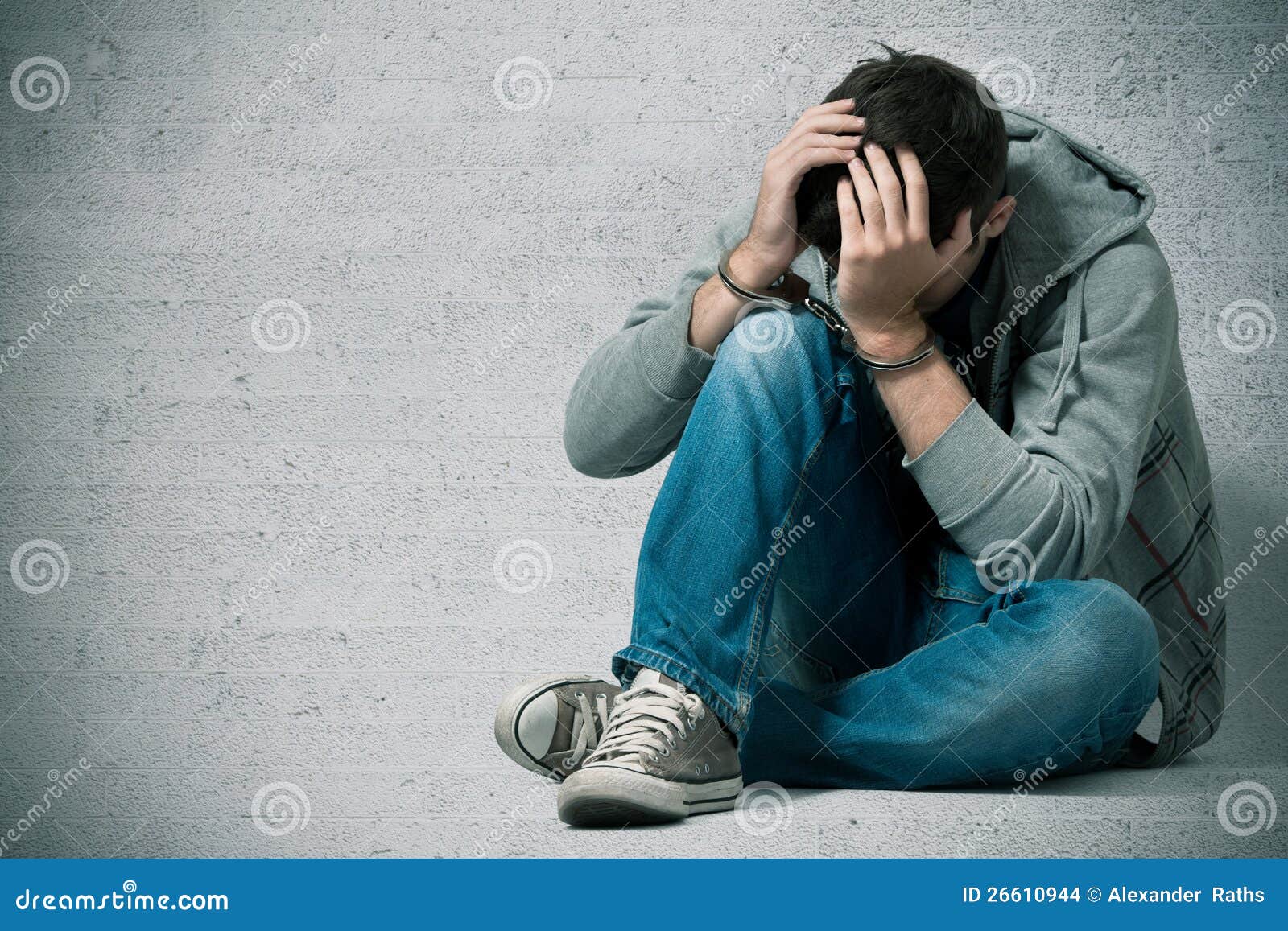 Adolescente Arrestado Con Las Manillas Foto de archivo - Imagen de ...