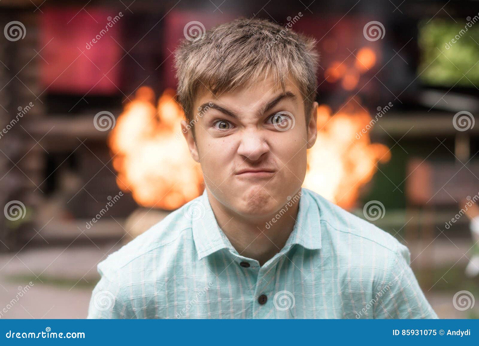 Adolescente Enojado Ultrajado Imagen de archivo - Imagen de triste ...