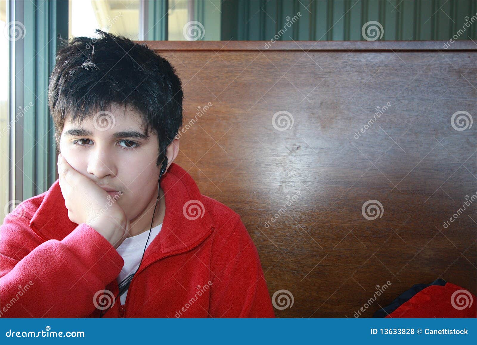 Adolescente furado foto de stock. Imagem de matriz, velho - 13633828