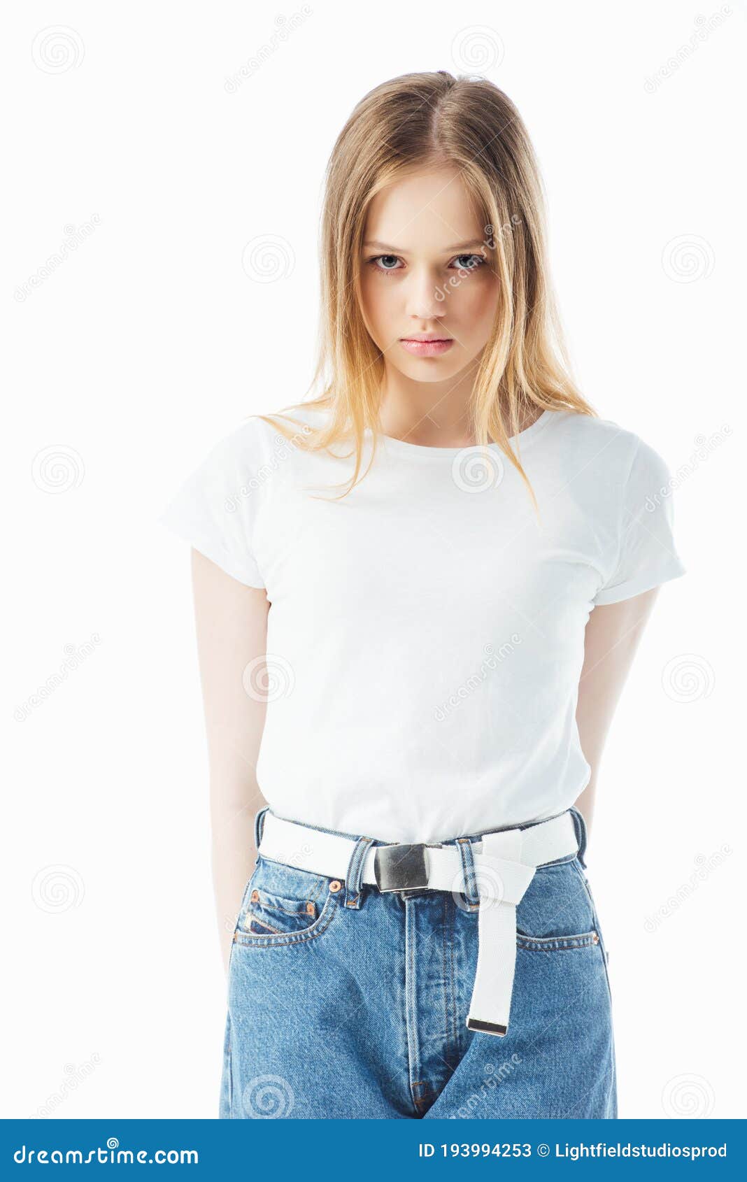 Adolescente Perturbada E Ofendida Olhando Para a Câmera Imagem de Stock ...