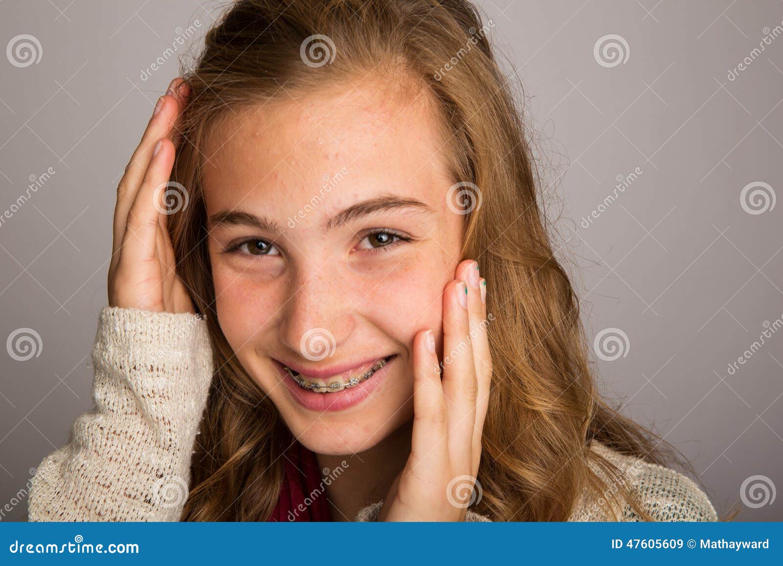 Adolescente timide image stock. Image of beauté, visage - 47605609