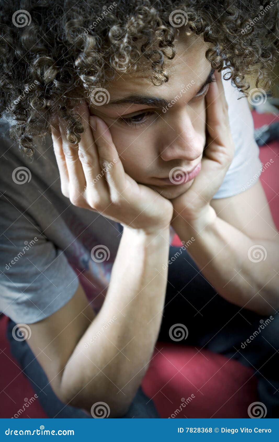 Adolescente triste foto de stock. Imagem de ocasional - 7828368