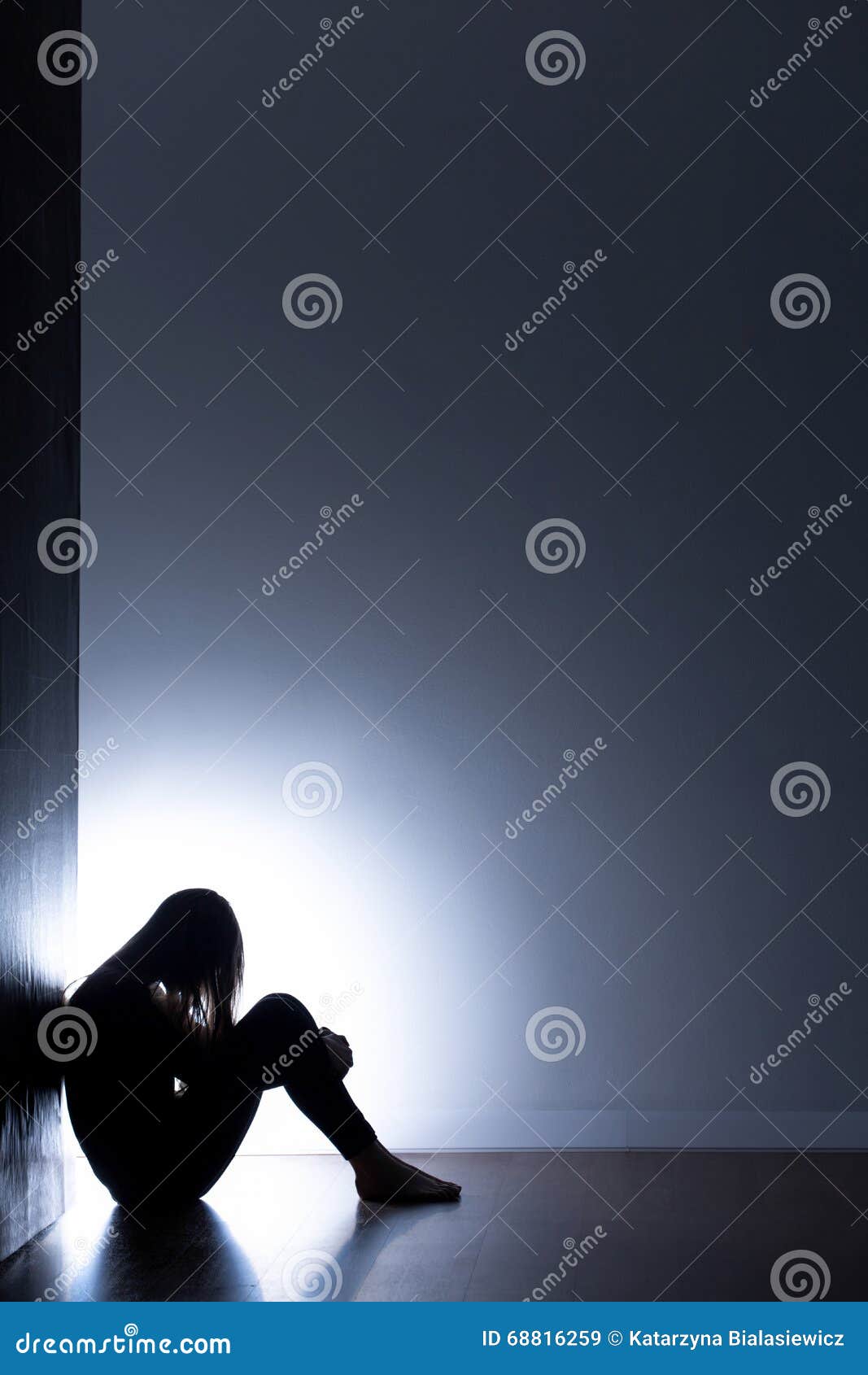 Adolescente Y Soledad En Vida Imagen de archivo - Imagen de sitio ...