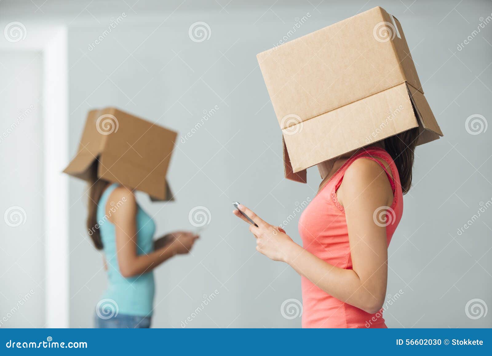 Adolescentes E Isolamento Social Foto de Stock - Imagem de amizade ...