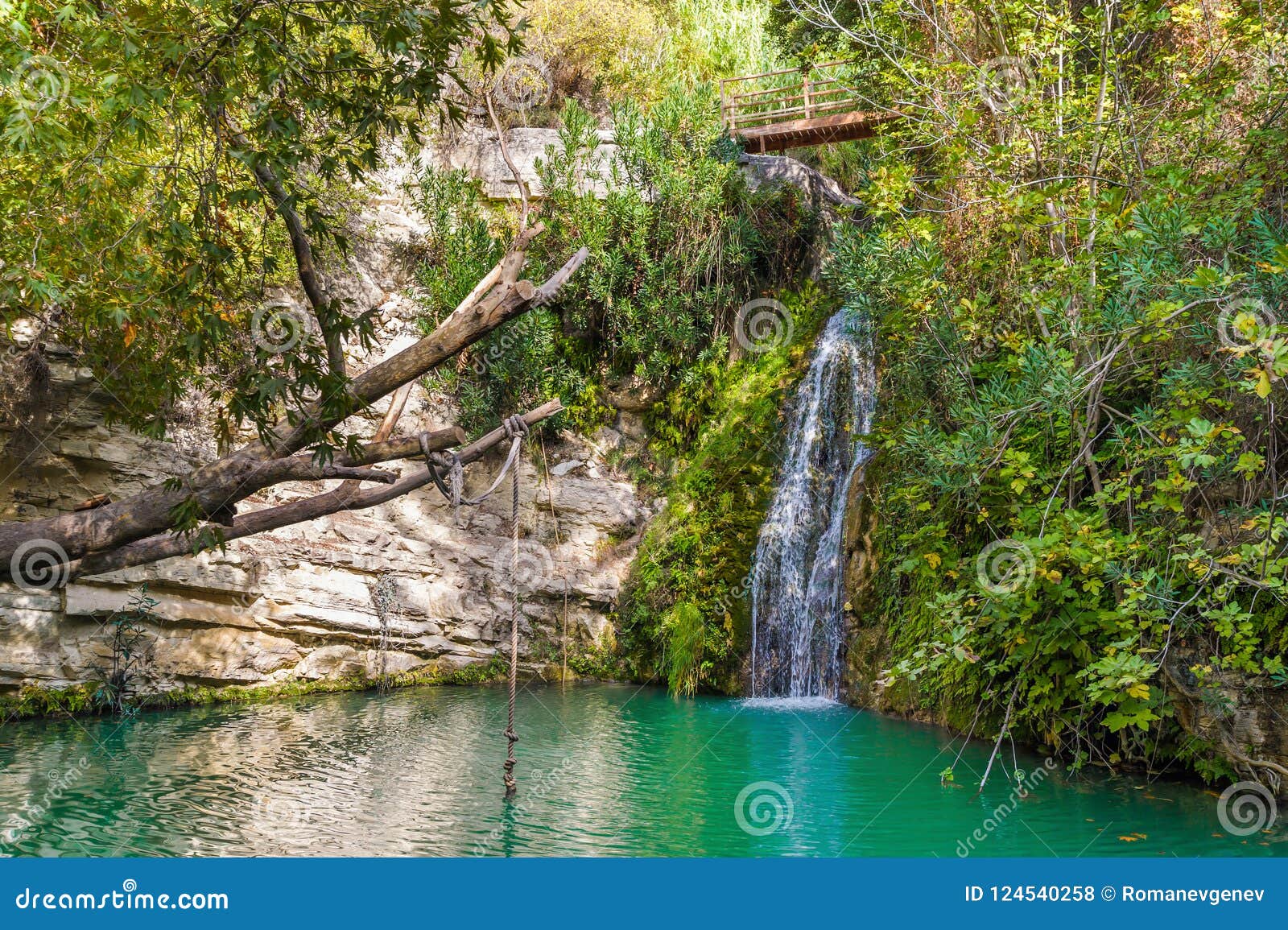 Adonis Baths sur la Chypre photo stock. Image du ciel - 124540258