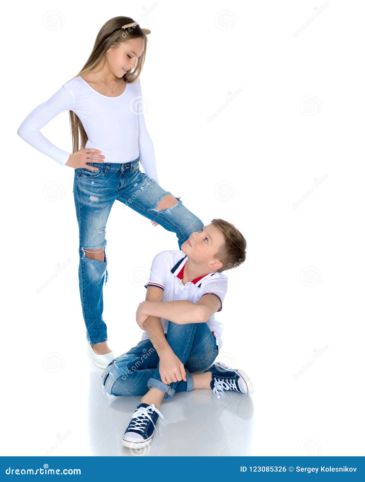 Ados frère et soeur photo stock. Image du fille, caucasien - 123085326