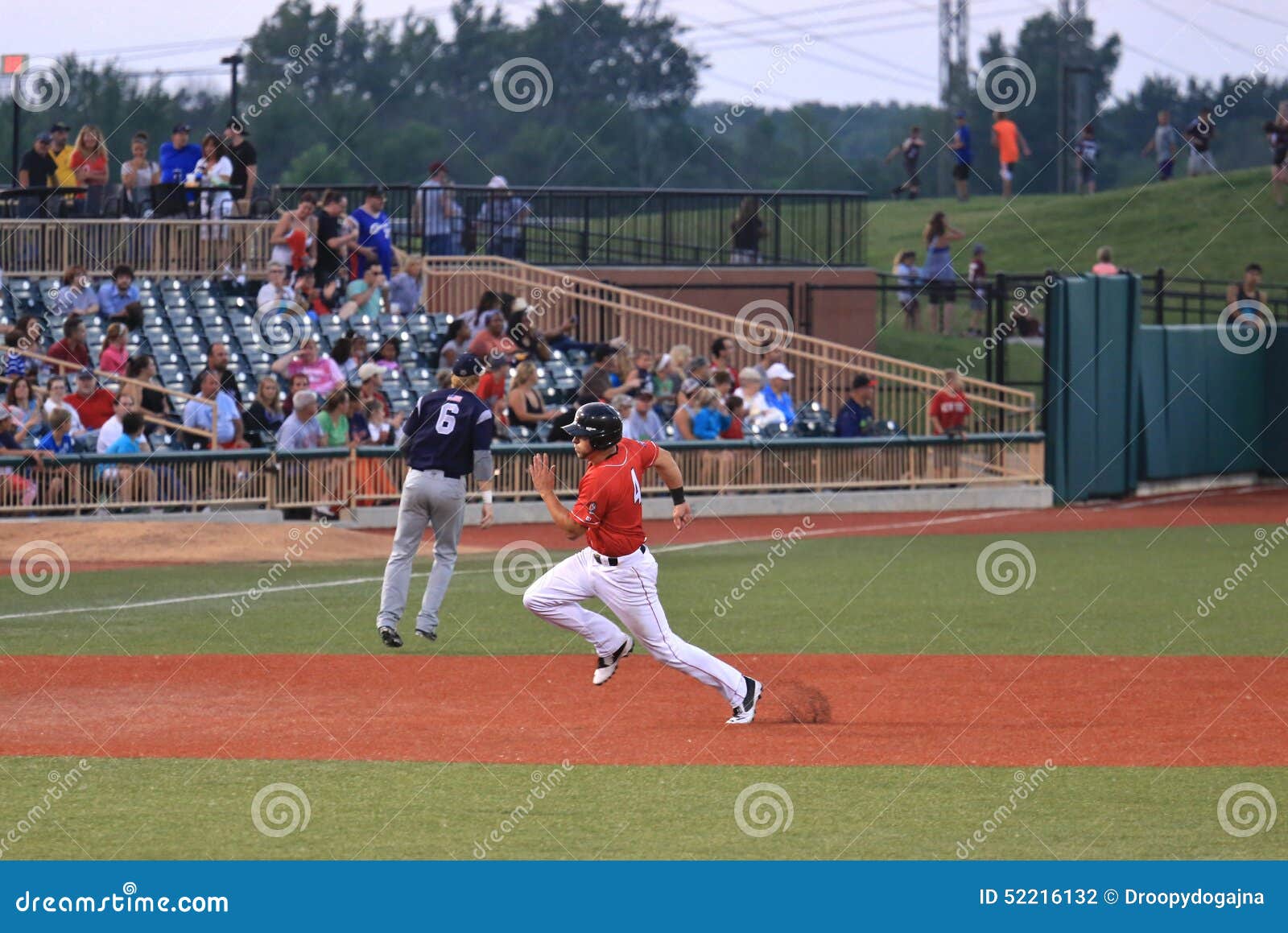 Advancing runner editorial photography. Image of competition - 52216132